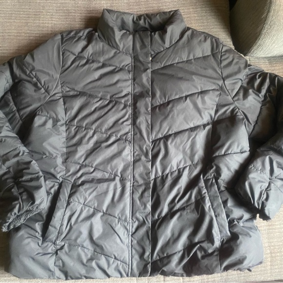 GAP | Jackets & Coats | Gap Black Puffer Jacket With Insulated Design ...